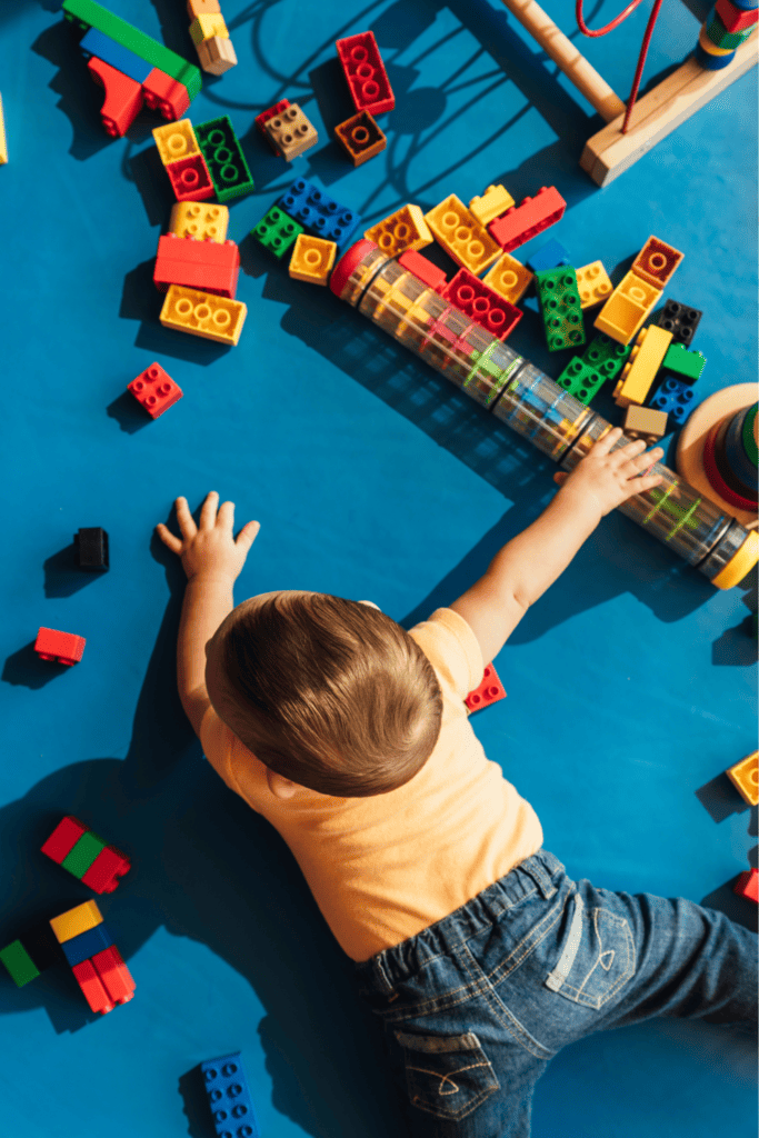 7 Ways To Start Your Baby Off With Independent Play - Growing in Time